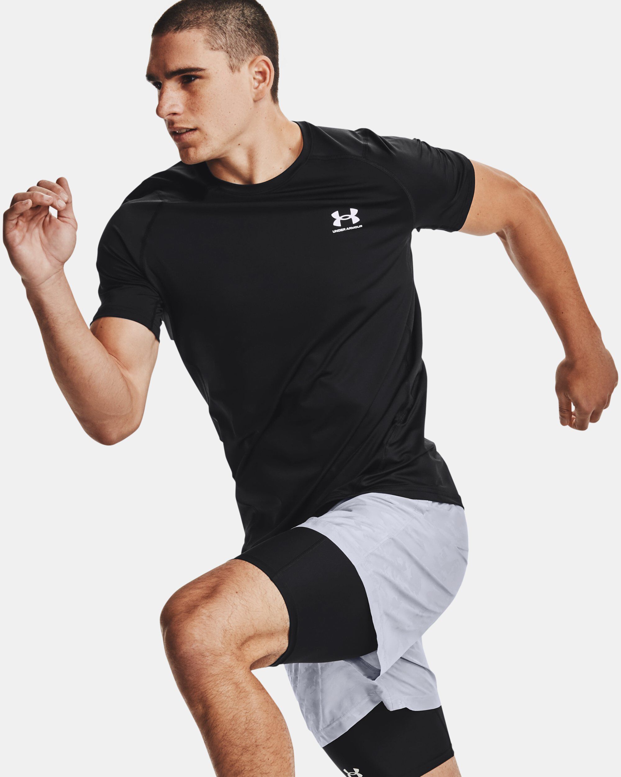 Buy Men's HeatGear® Armour Fitted Short Sleeve Black in KSA | Under Armour